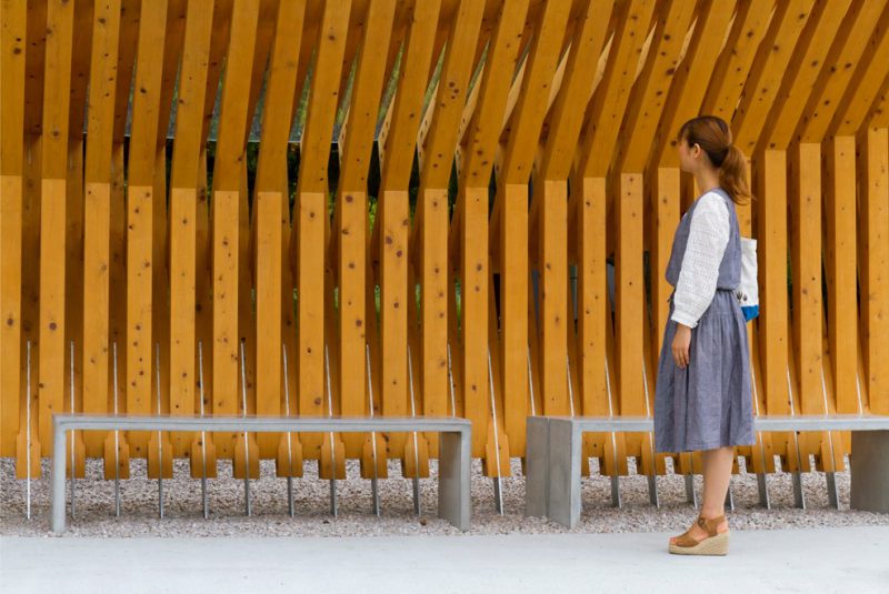 Wooden bus stop at park – Design Spectrum | 設計光譜
