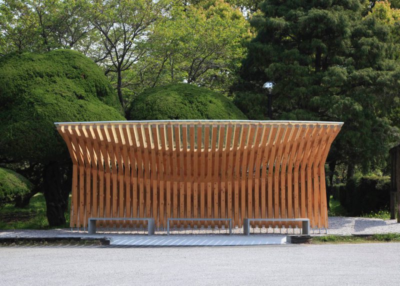 Wooden bus stop at park – Design Spectrum | 設計光譜