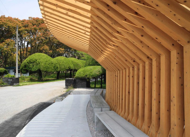 Wooden bus stop at park – Design Spectrum | 設計光譜